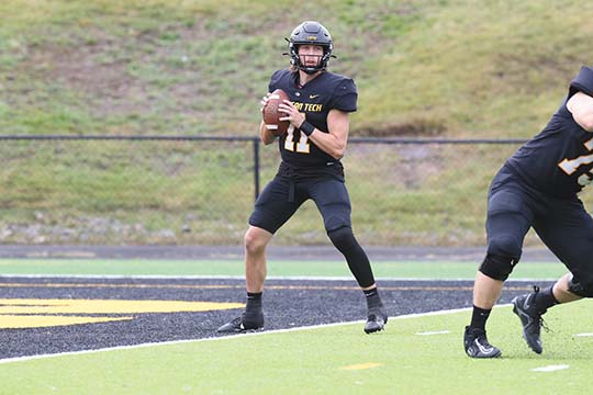 Huskies football hits the road looking for bounce back performance ... Huskies football hits the road looking for bounce back performance ...